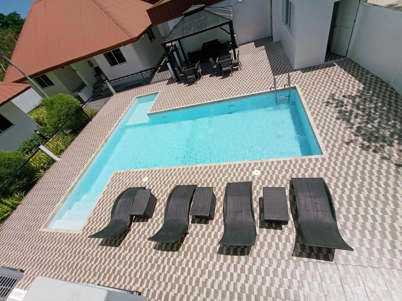 Heartland Hotel Serviced Rooms & Apartments - Panglao