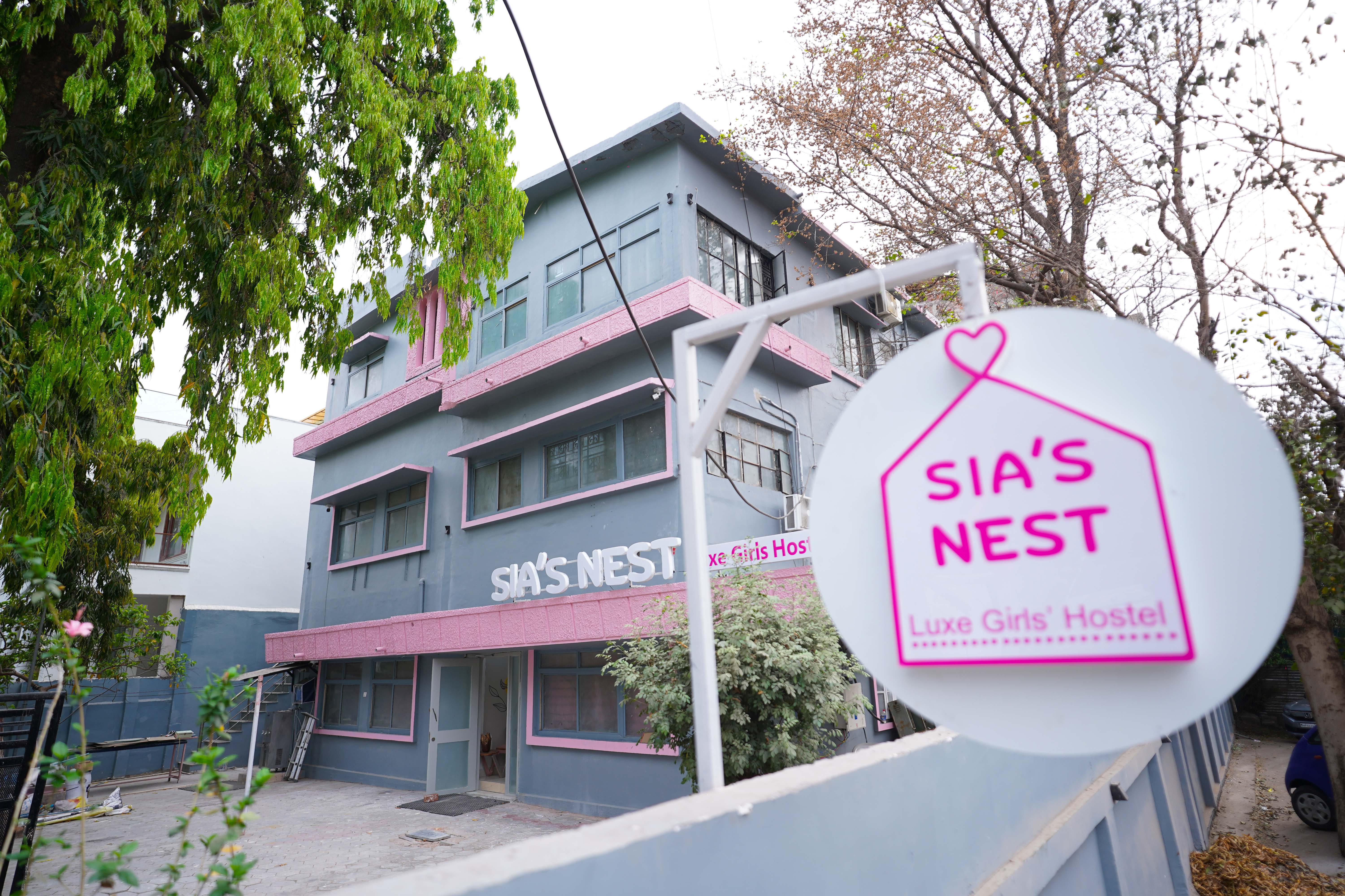 Sia’s Nest, Luxe Girls’ Hostel - 보팔
