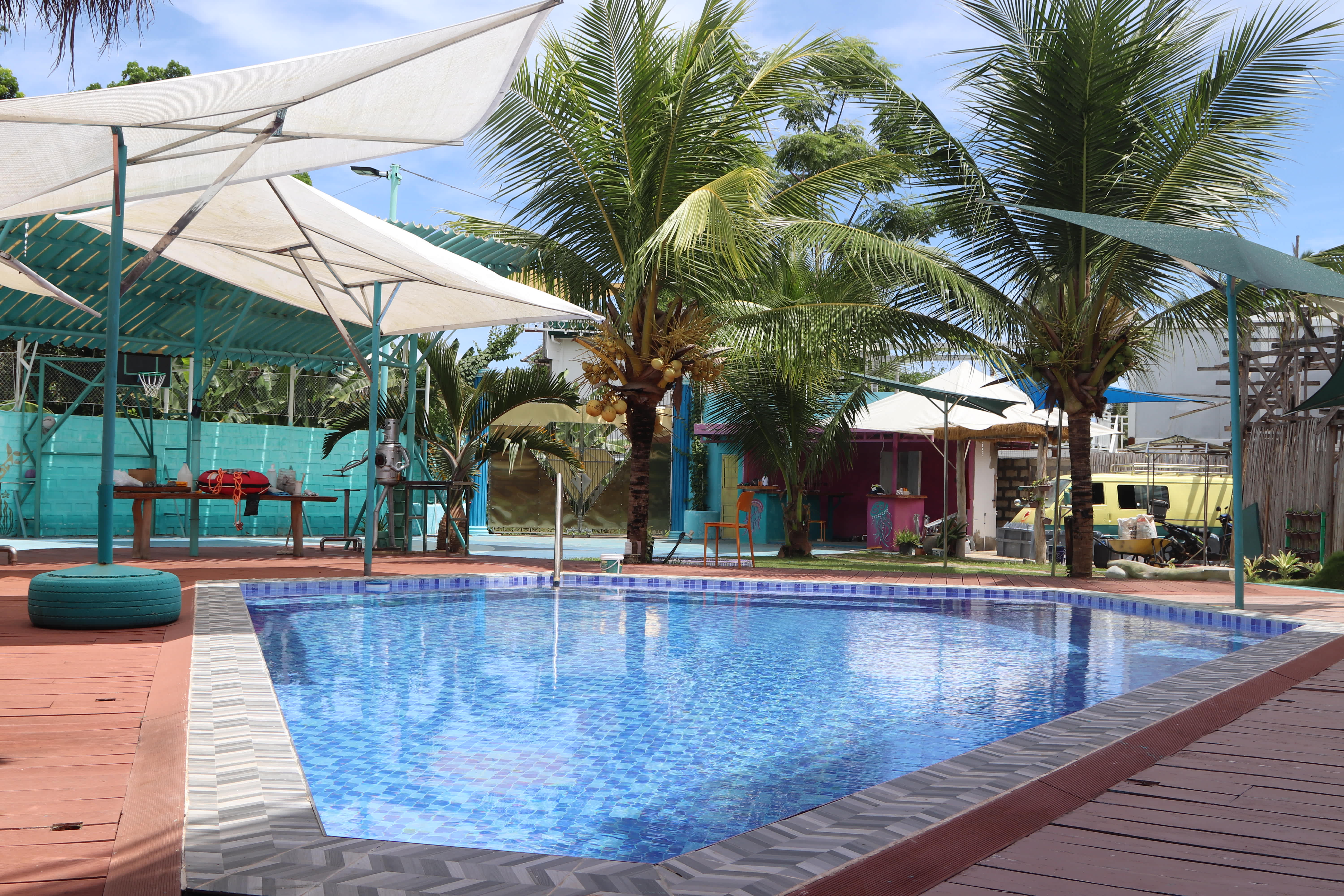 Partylandia Hostel - Panglao
