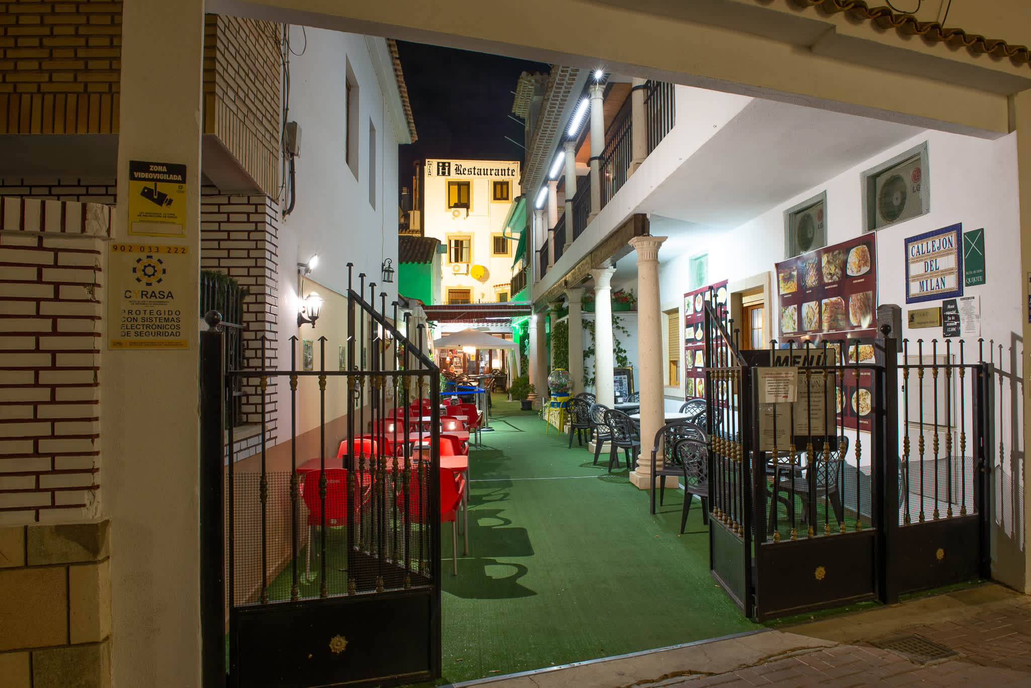 Hostal Nuevo Milan I - San Clemente, España