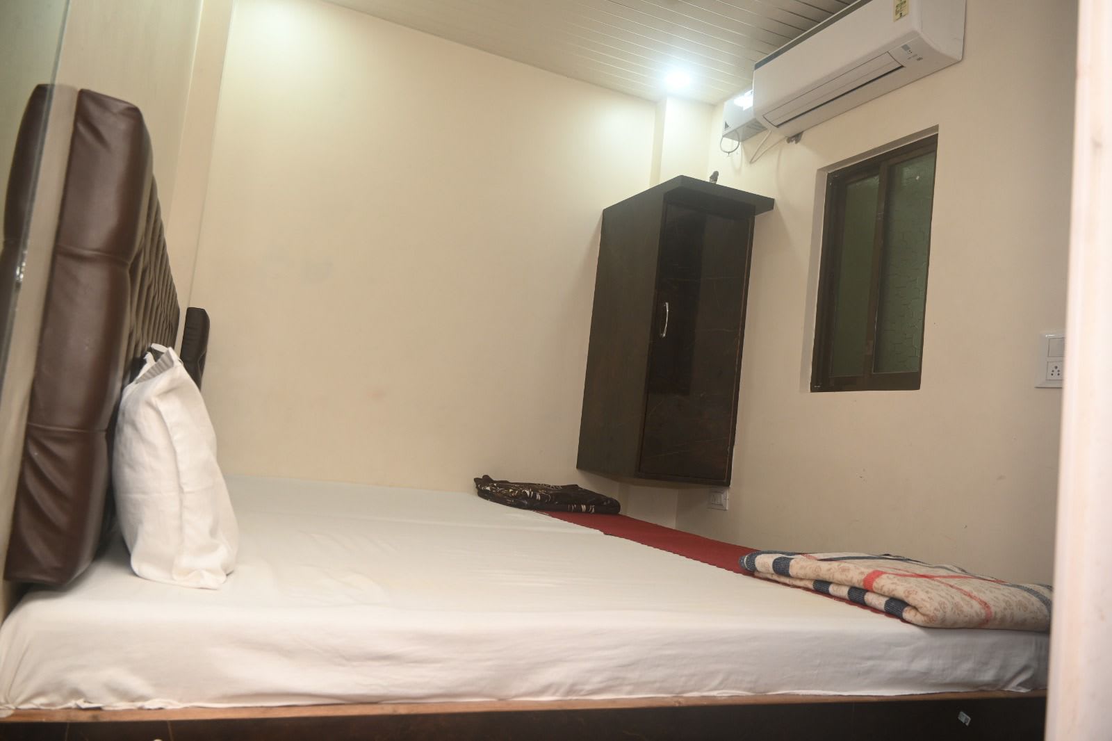 Jai Radhe Krishan Residency - Varanasi