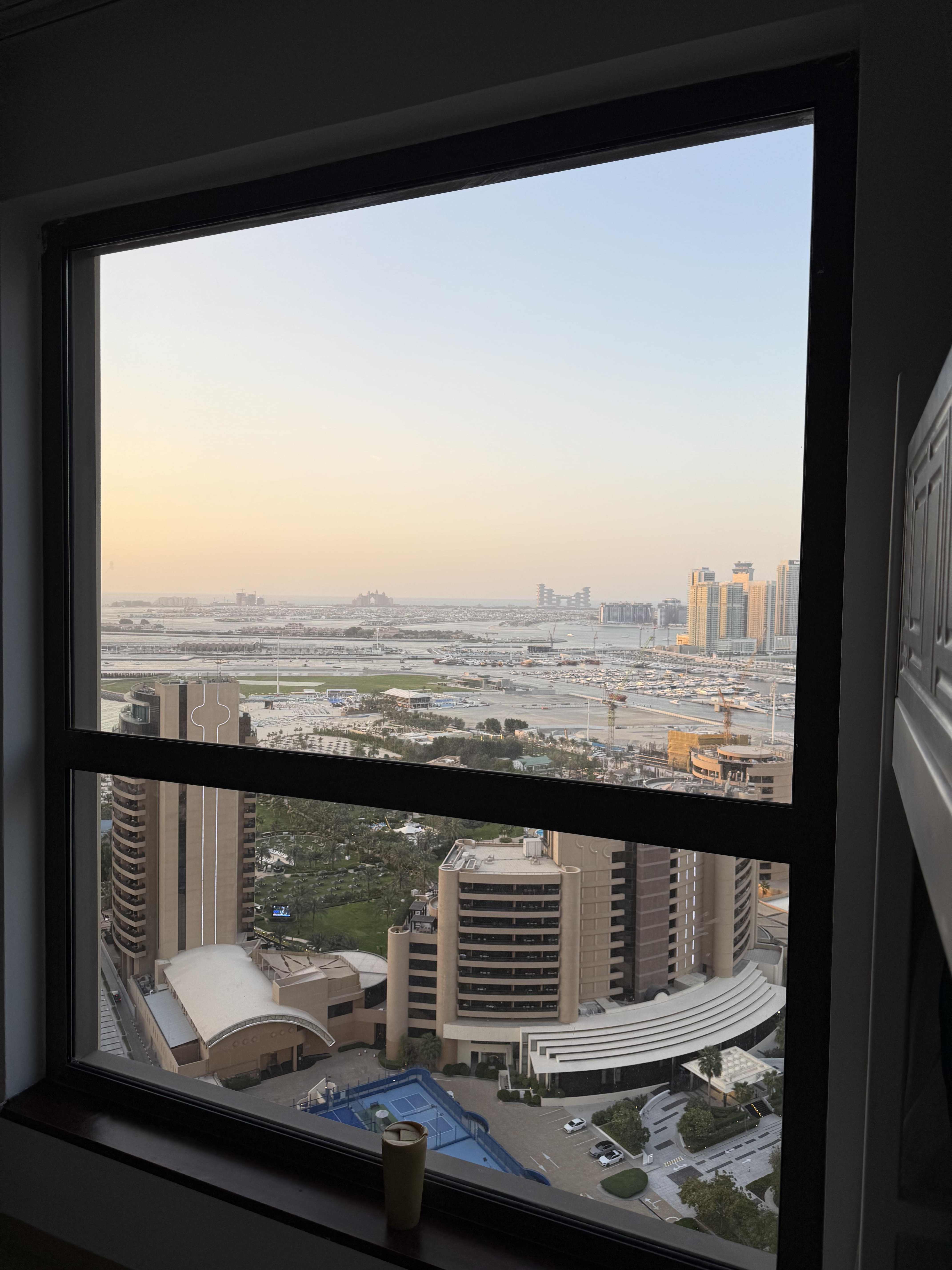 Urban Panda Seaview Hostel - Dubaï