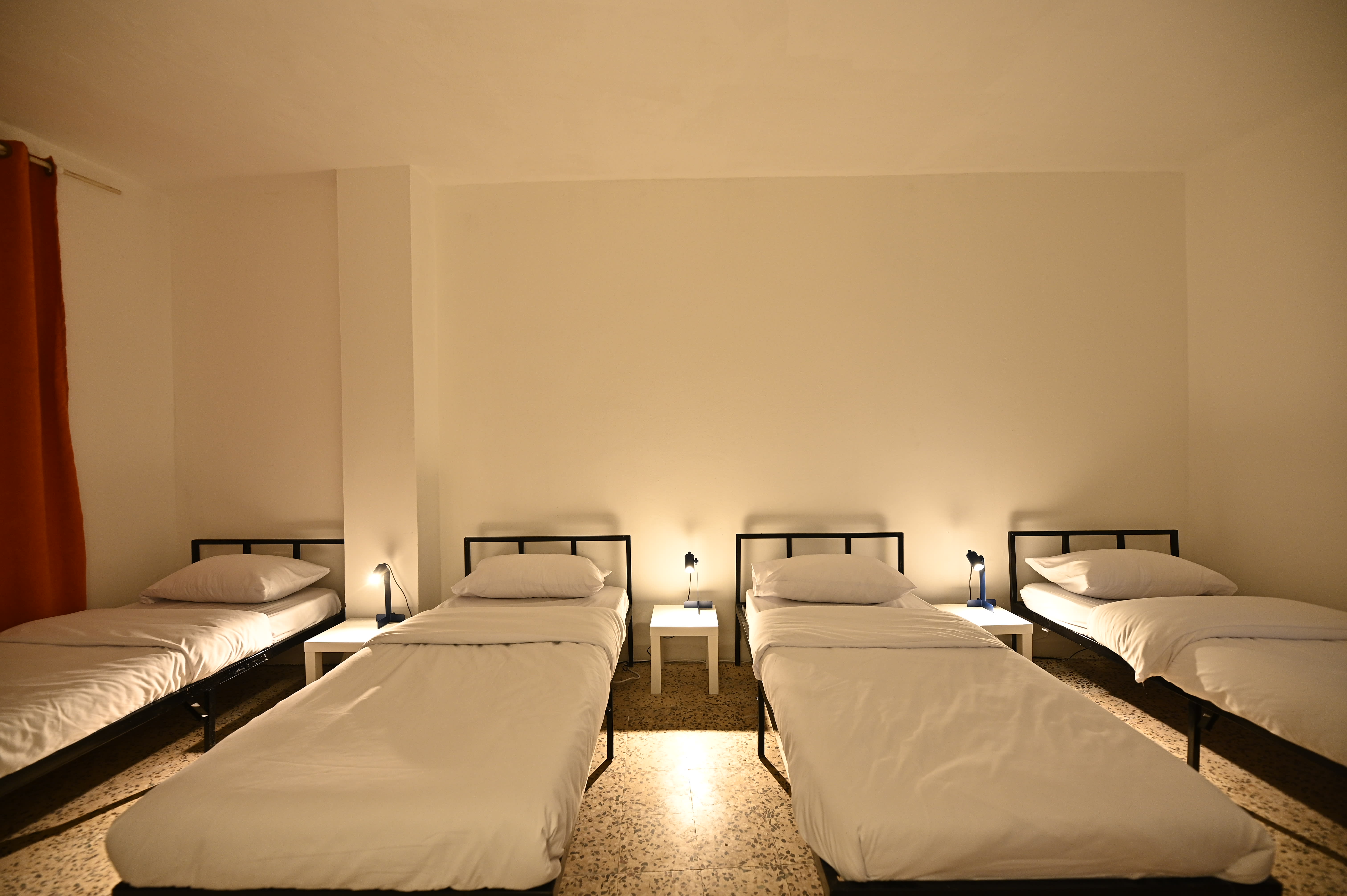 Al Majd Hostel - Amman