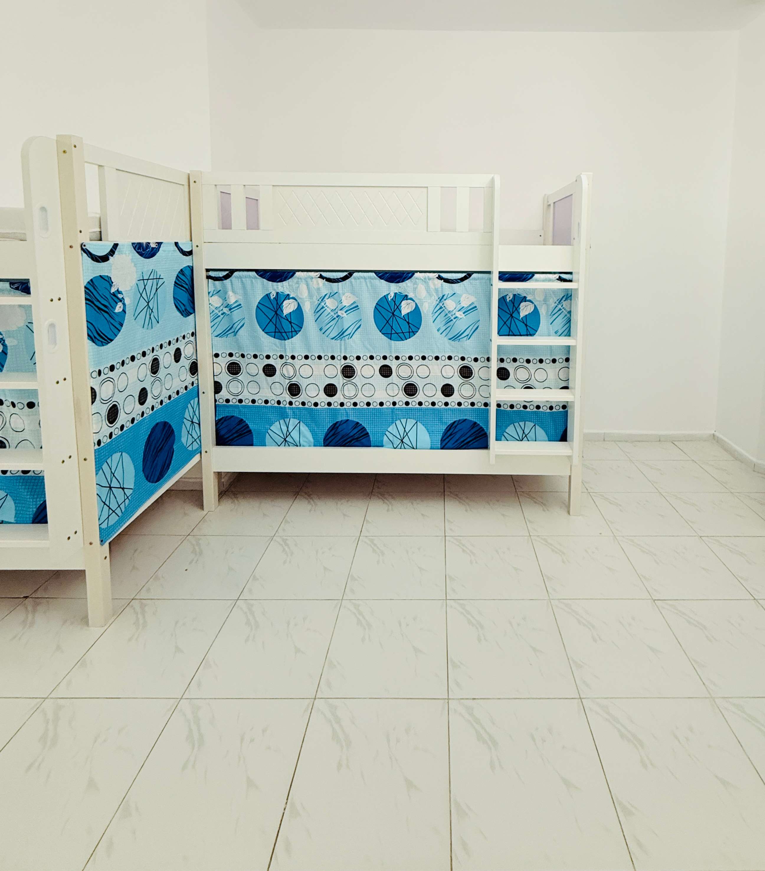 Aplyns Dormitory Male&female Upper Bed - Sharjah