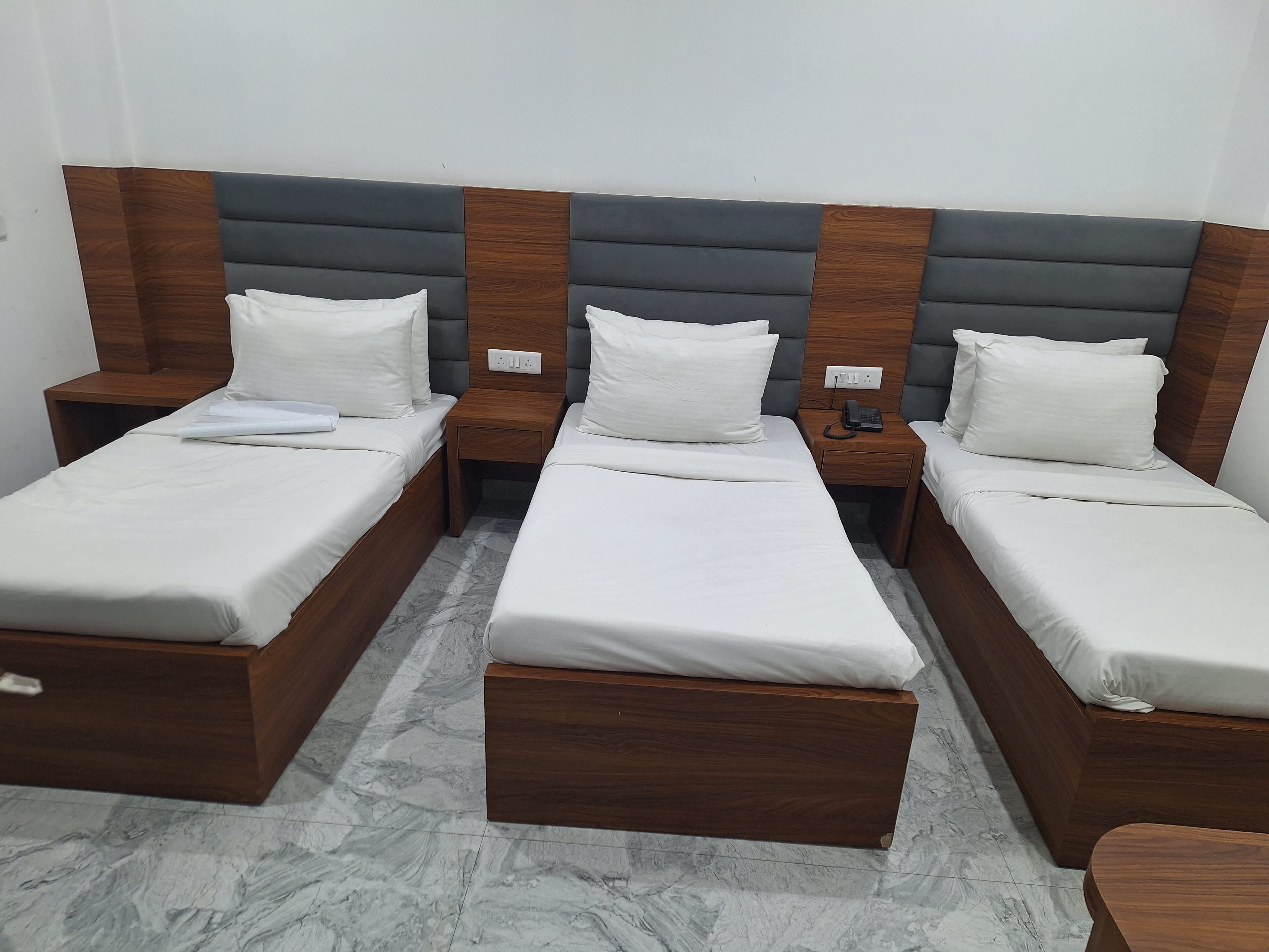 Hotel S B Inn - Delhi