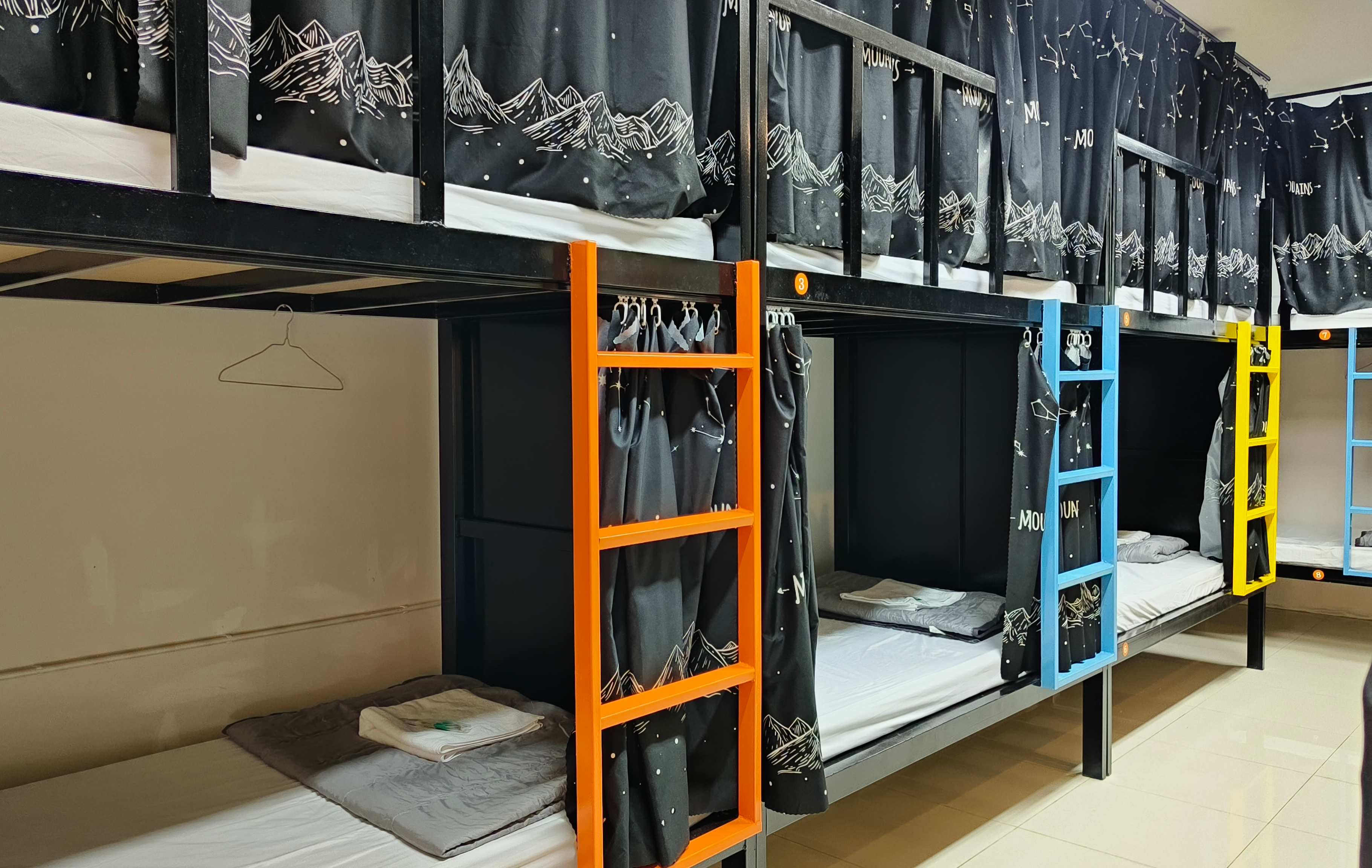 Bauhaus Hostel Cafe - Koh Samui