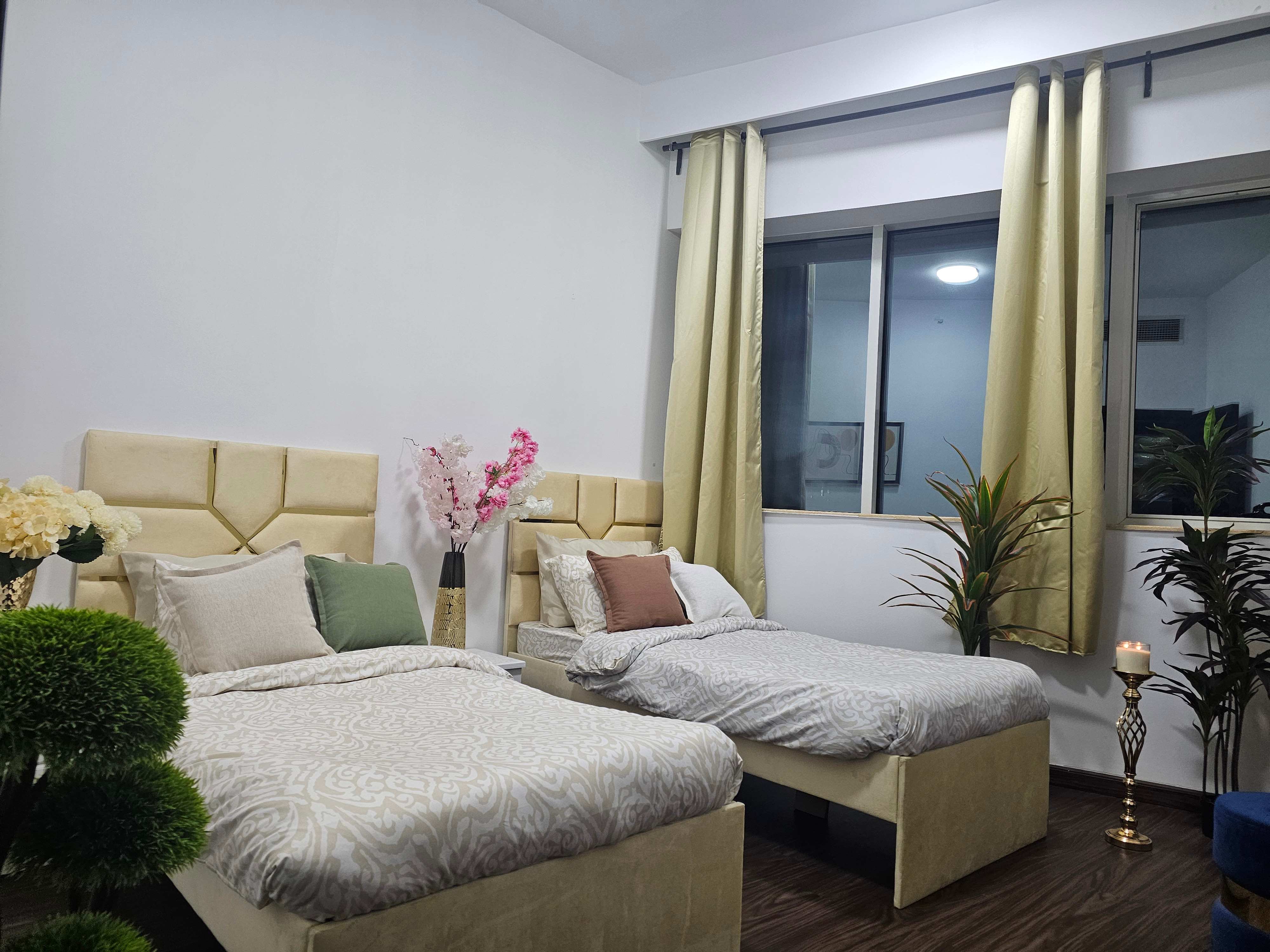 Yellow Mansion - Dubai