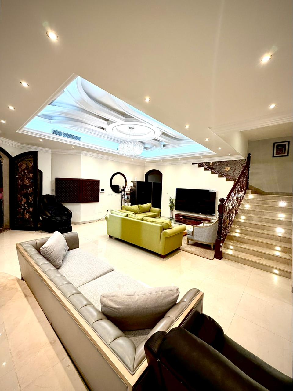 Meet Luxury Japanese Capsule Hostel Villa - Dubai - Dubái