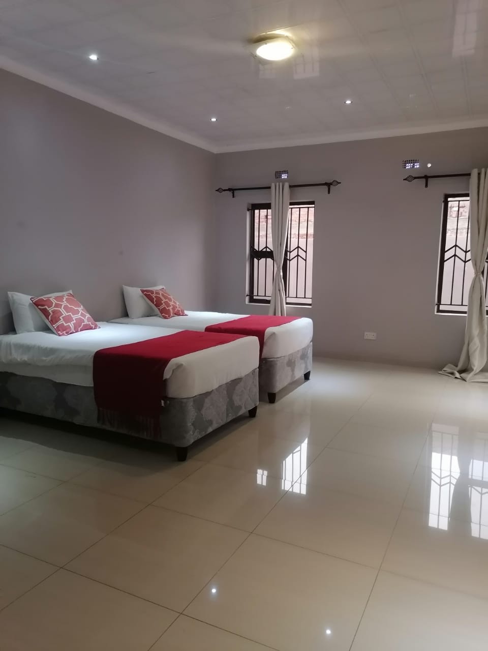 Breeze Africa Homes - Victoria Falls