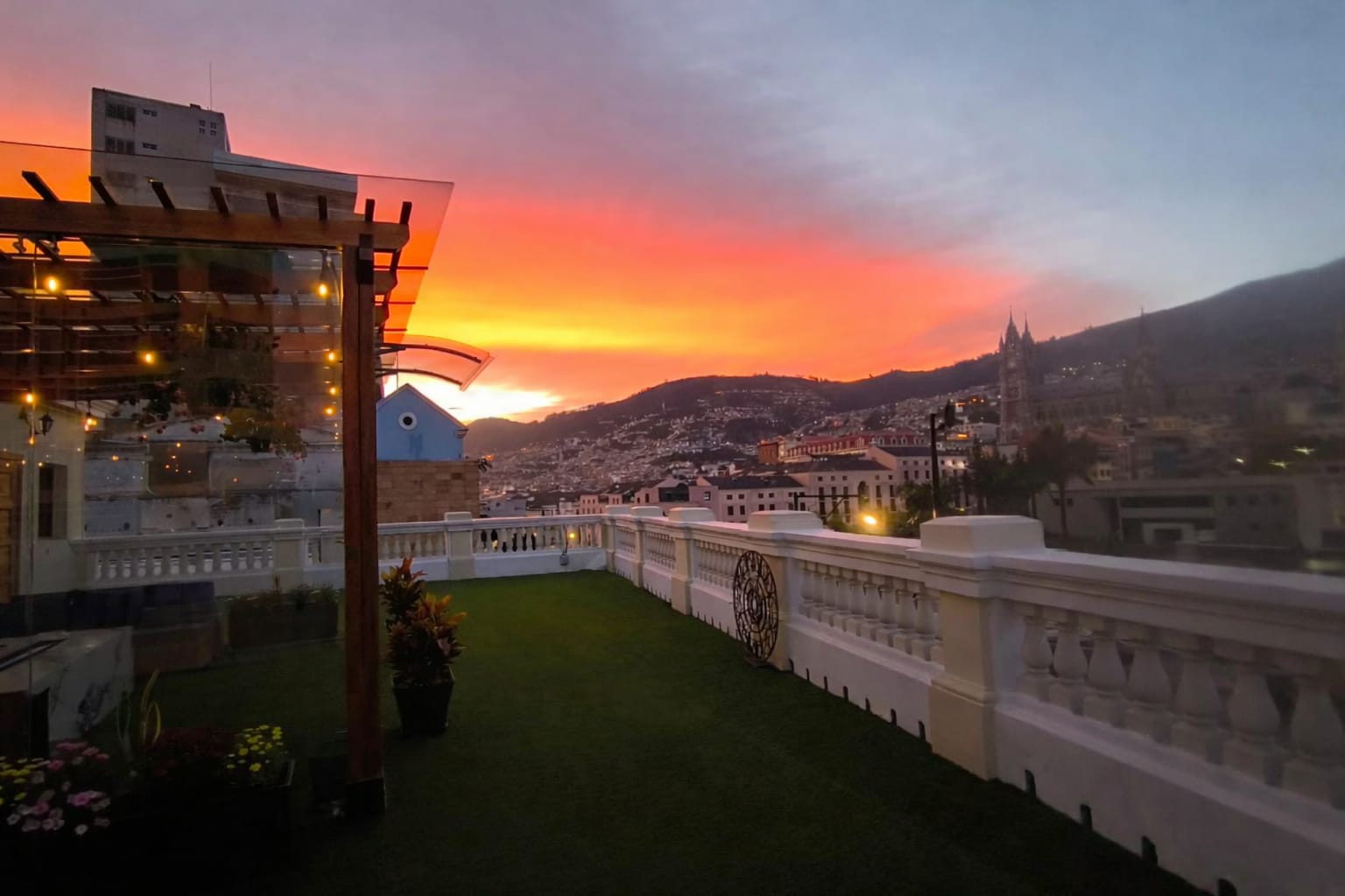 Chic Pod Rooms (Female Only) - Quito