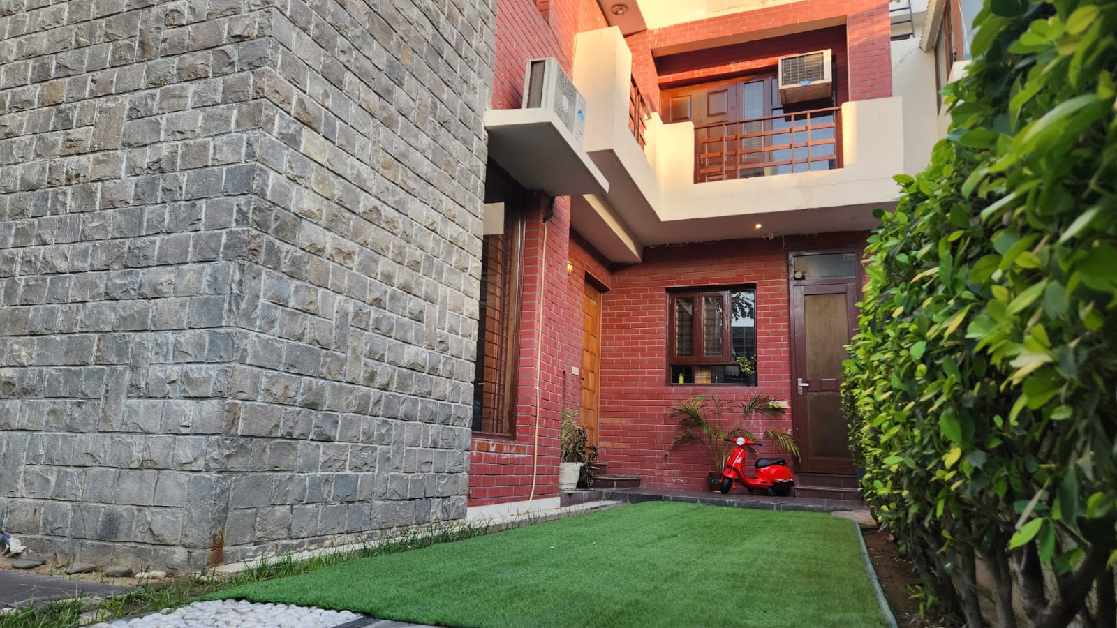 Luminary Dynasty House - 구르가온