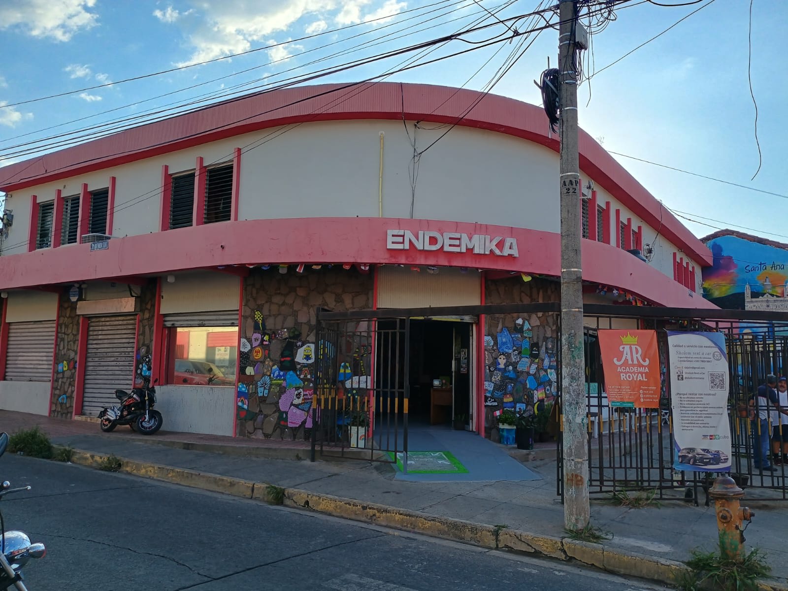 Yek Hostels - Santa Ana