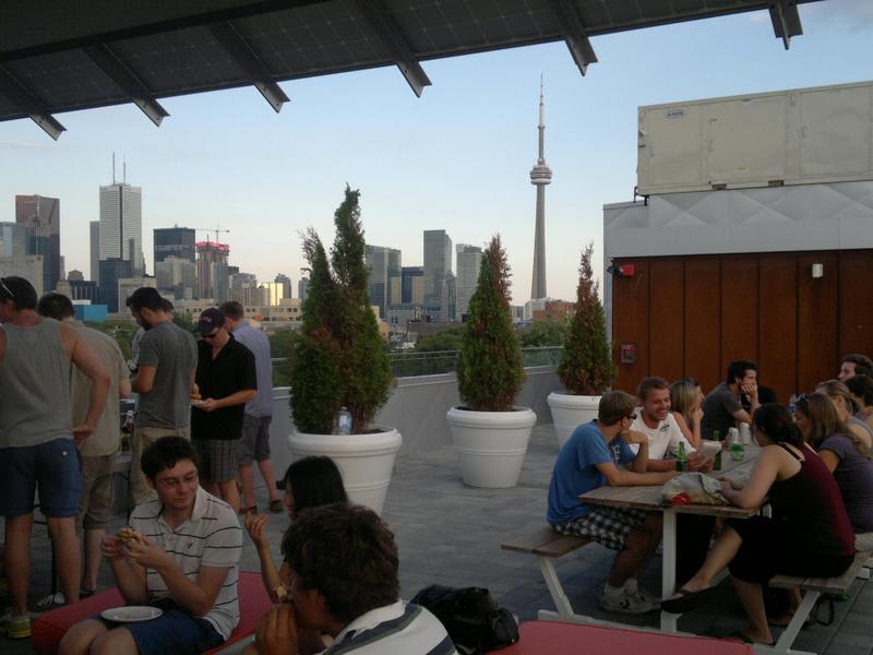 Planet Traveler Hostel - Toronto