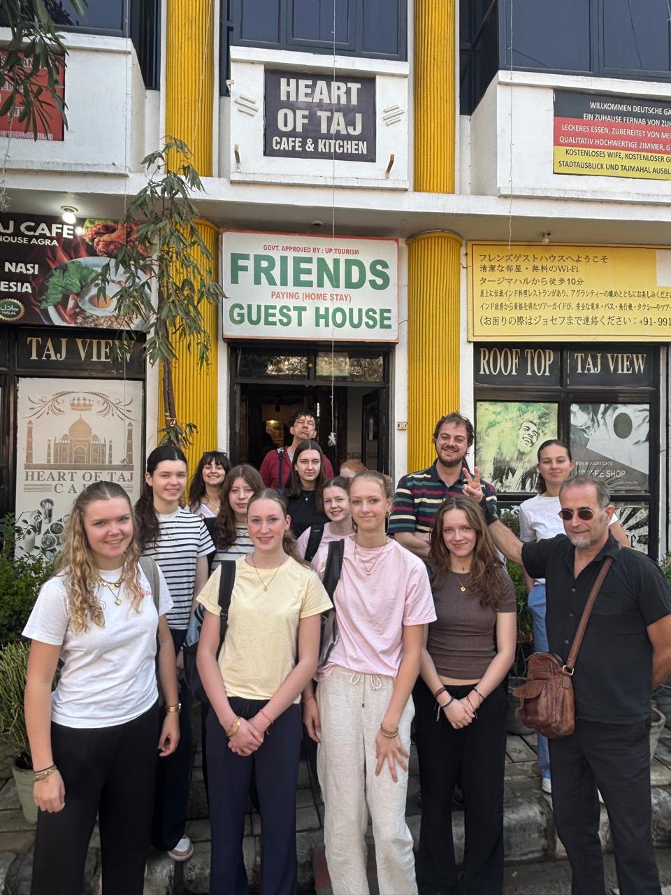 Friends Guest House & Hostel - アーグラ