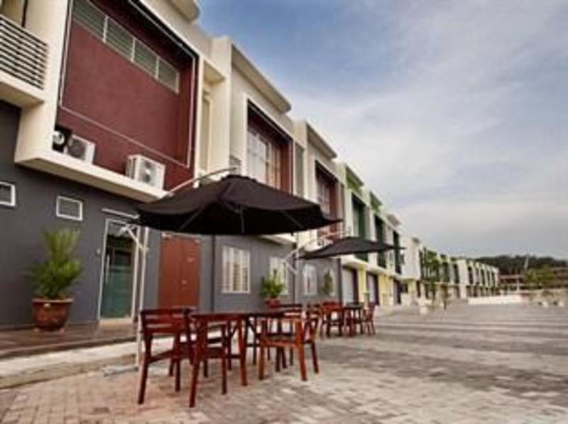 Sri Enstek Hotel Near Klia & Klia2 - Labu