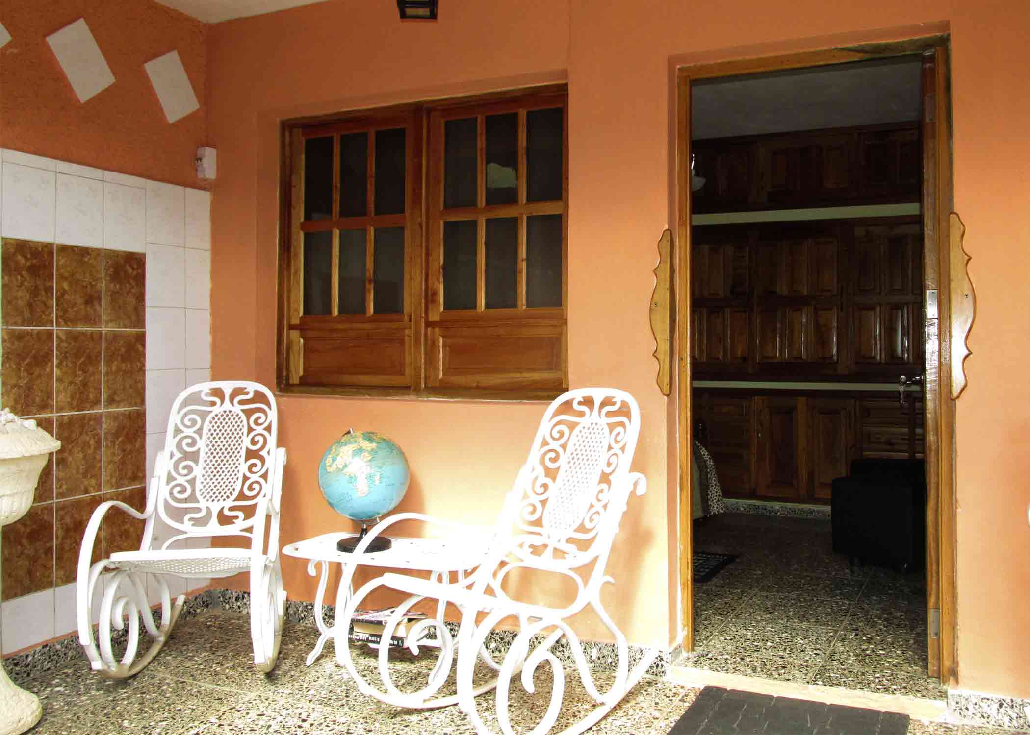 La Campestre Berito y Margarita in Vinales, Cuba - Book B&B's with ...
