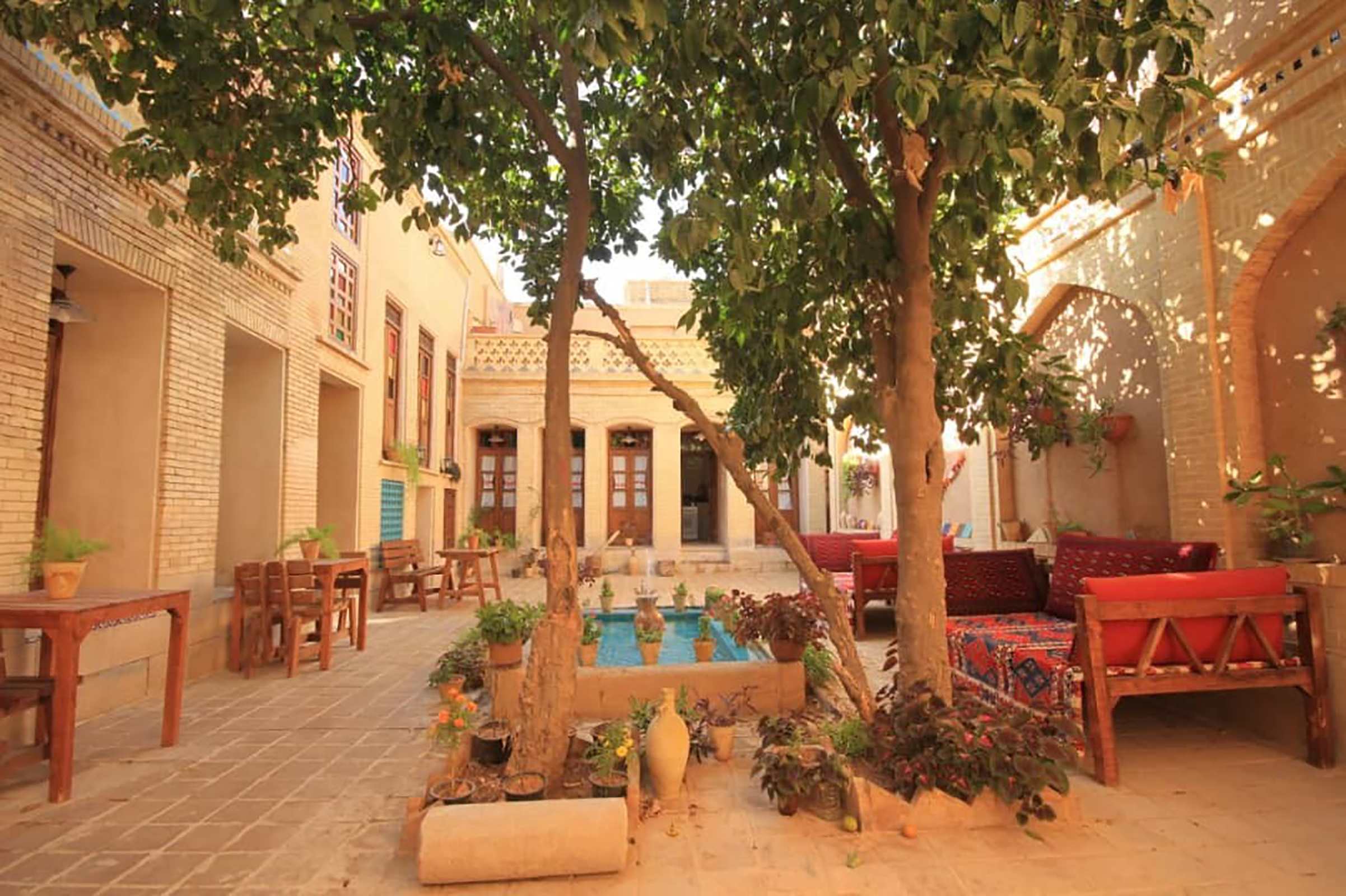 Mahmonir Traditional House Shiraz, Shiraz - 2023 Prices & Reviews ...