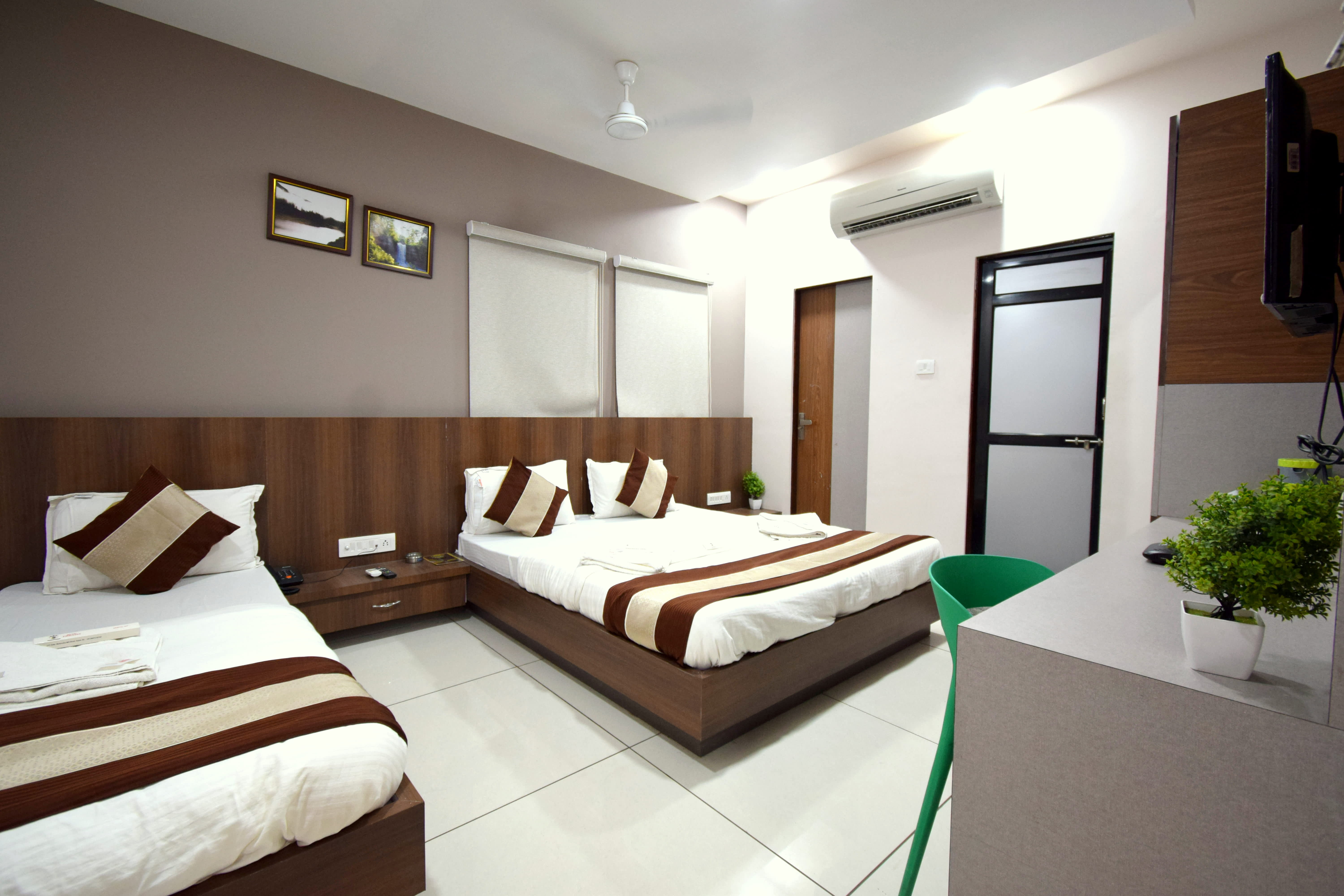 Hotel Embassy Kalol, Kalol - 2024 Prices & Reviews - Hostelworld