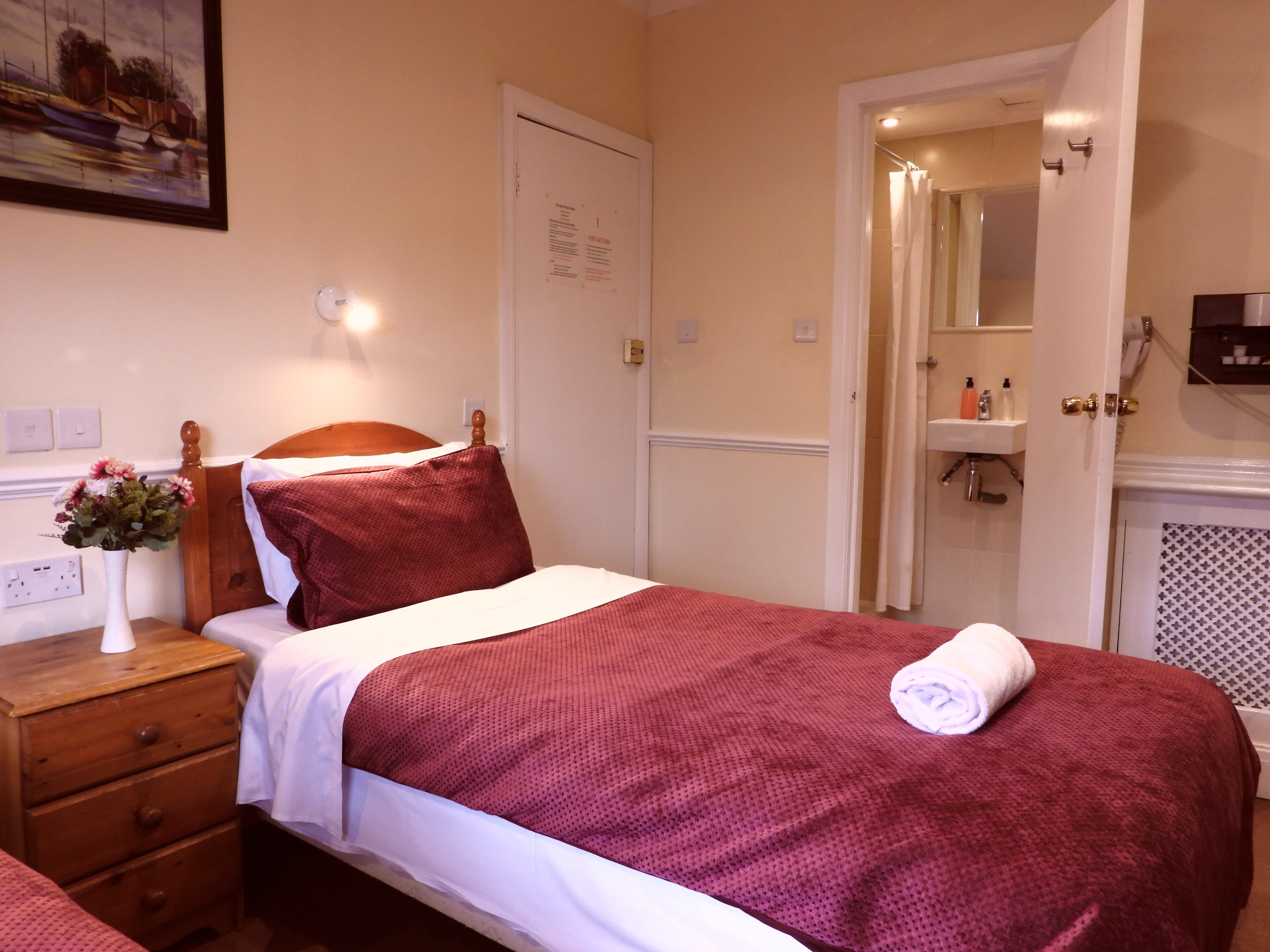 Hostels Worldwide - Online Hostel Bookings, Ratings and Reviews