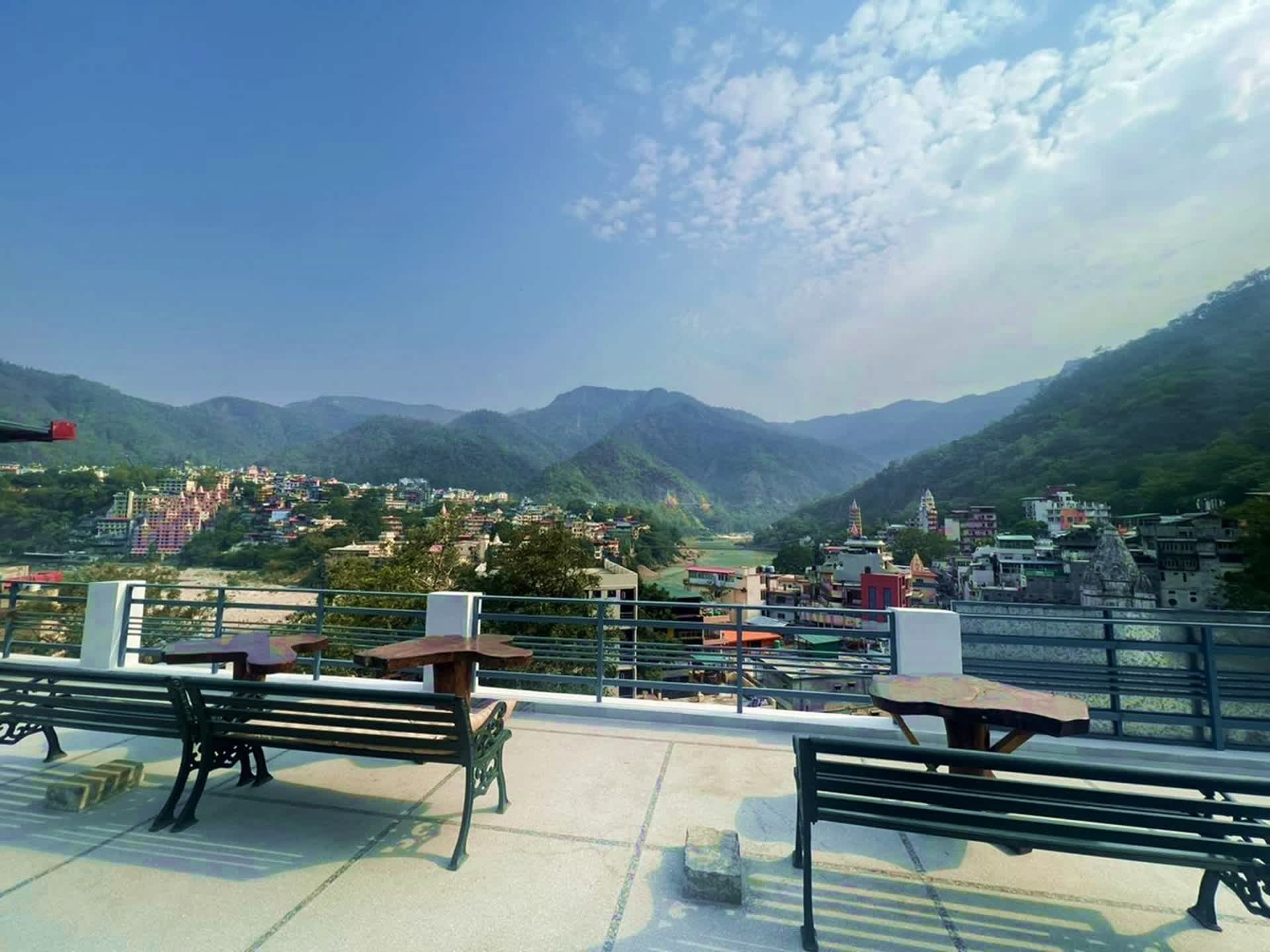 Hotel Manikut in Rishikesh, India - Find Cheap Hostels and Rooms at ...