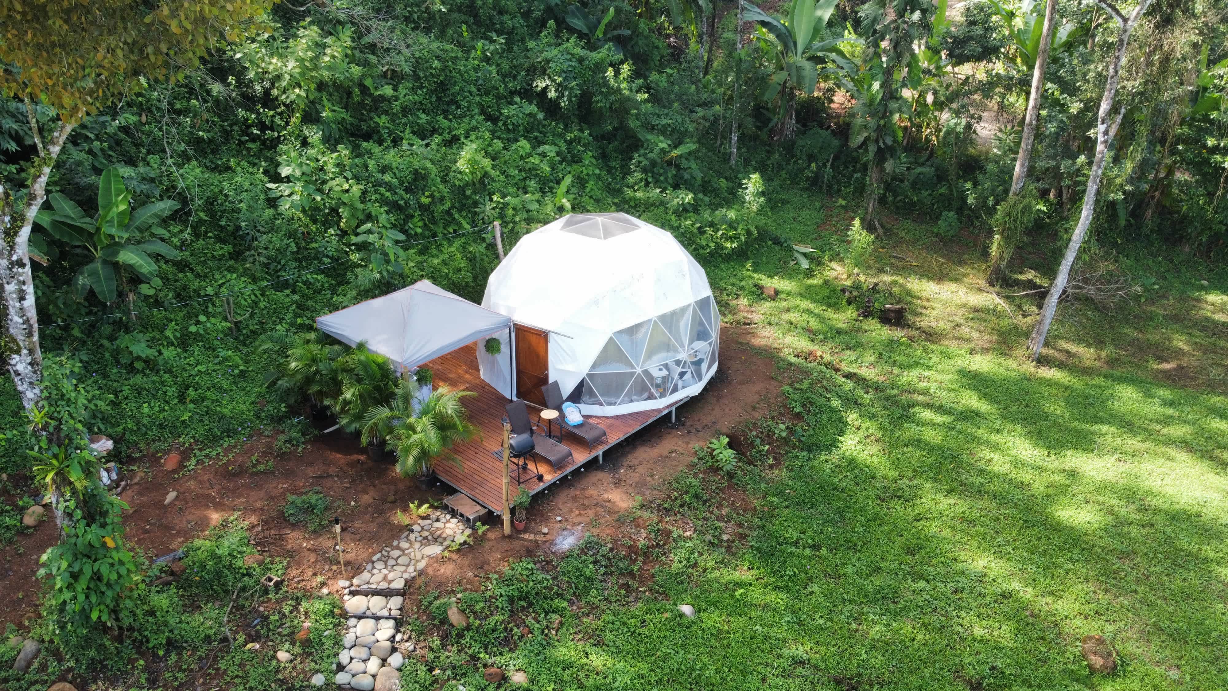 La Comarca River Glamping Dome Manuel Antonio, Costa Rica | Hostelworld.com