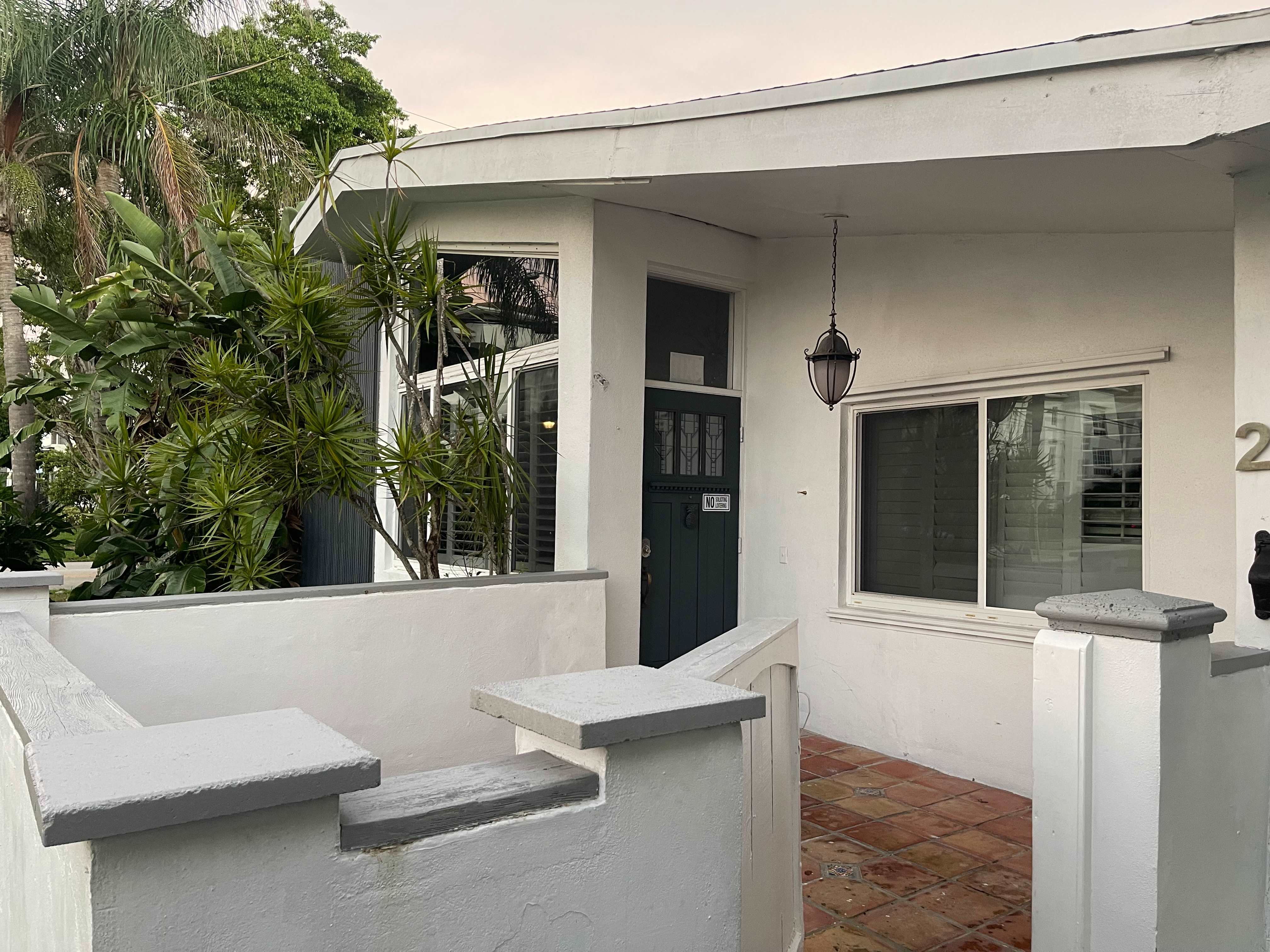 Busca 9 hostales baratos en Aventura | cozycozy