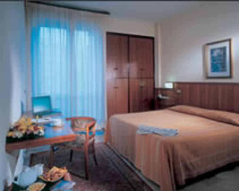 Auto Park Hotel in Florence, Italy - Book Budget Hotels with ...