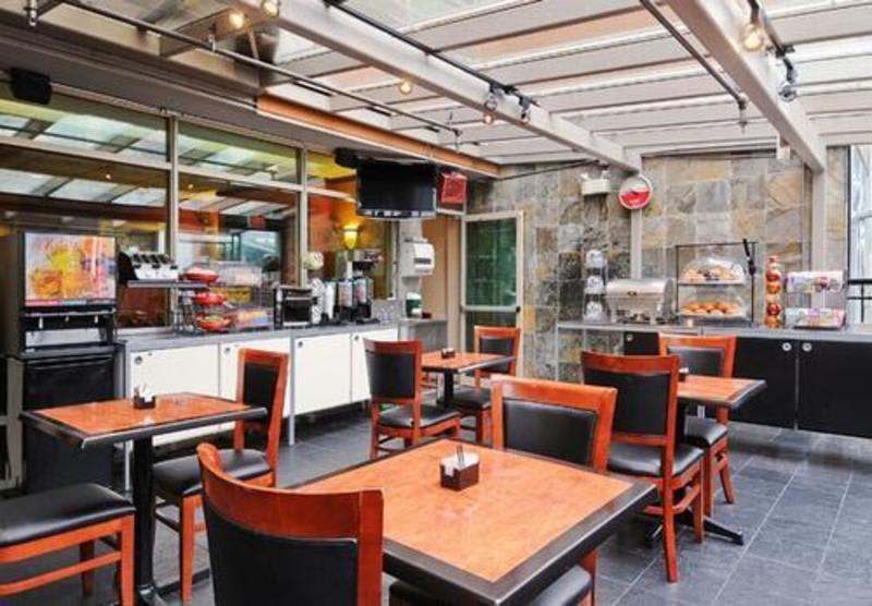 AAE Vancouver Ramada in Vancouver, Canada - Book Budget Hotels with ...